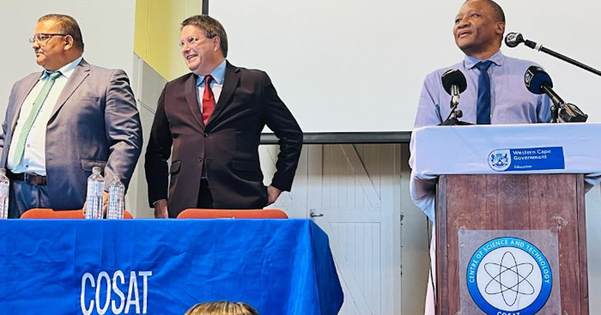 'You deliver success': Maynier praises Khayelitsha school's matric results