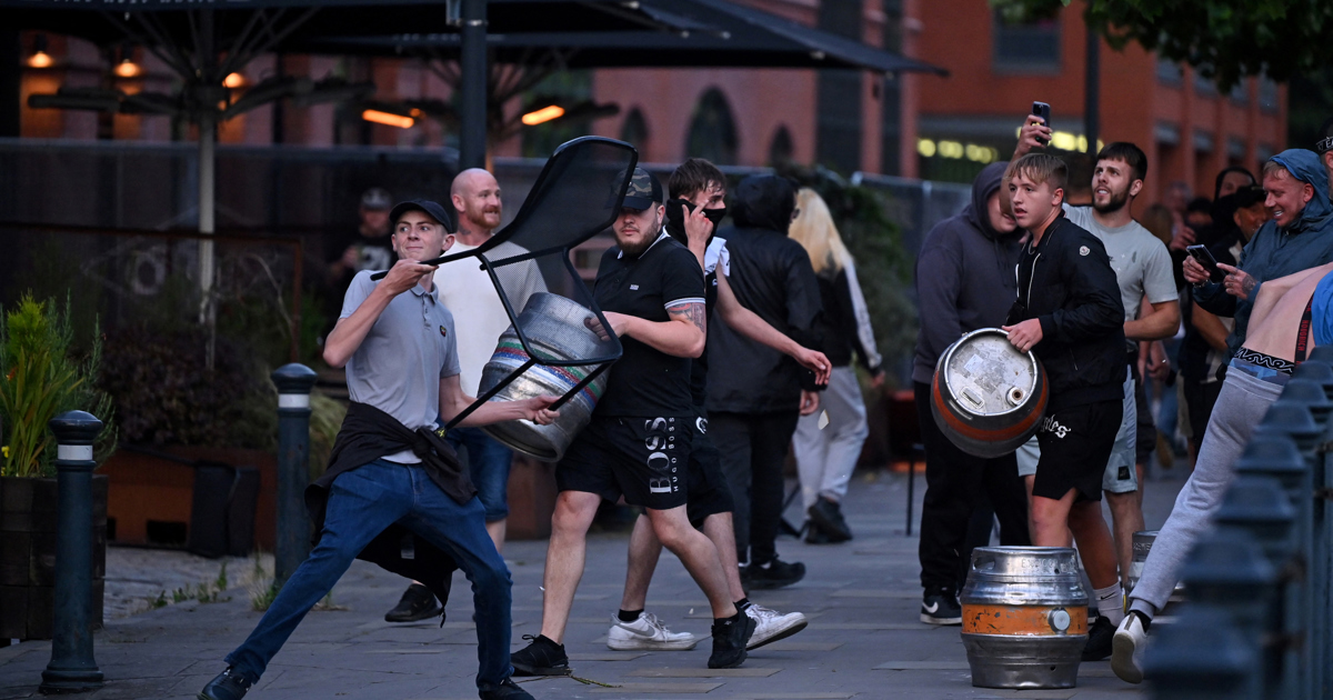 Far-right protesters clash with police as UK unrest spreads