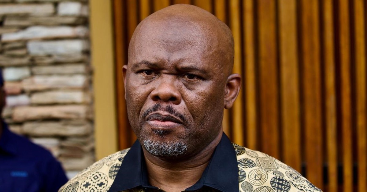 Suspended deputy police commissioner Sibiya vows to defend his ...