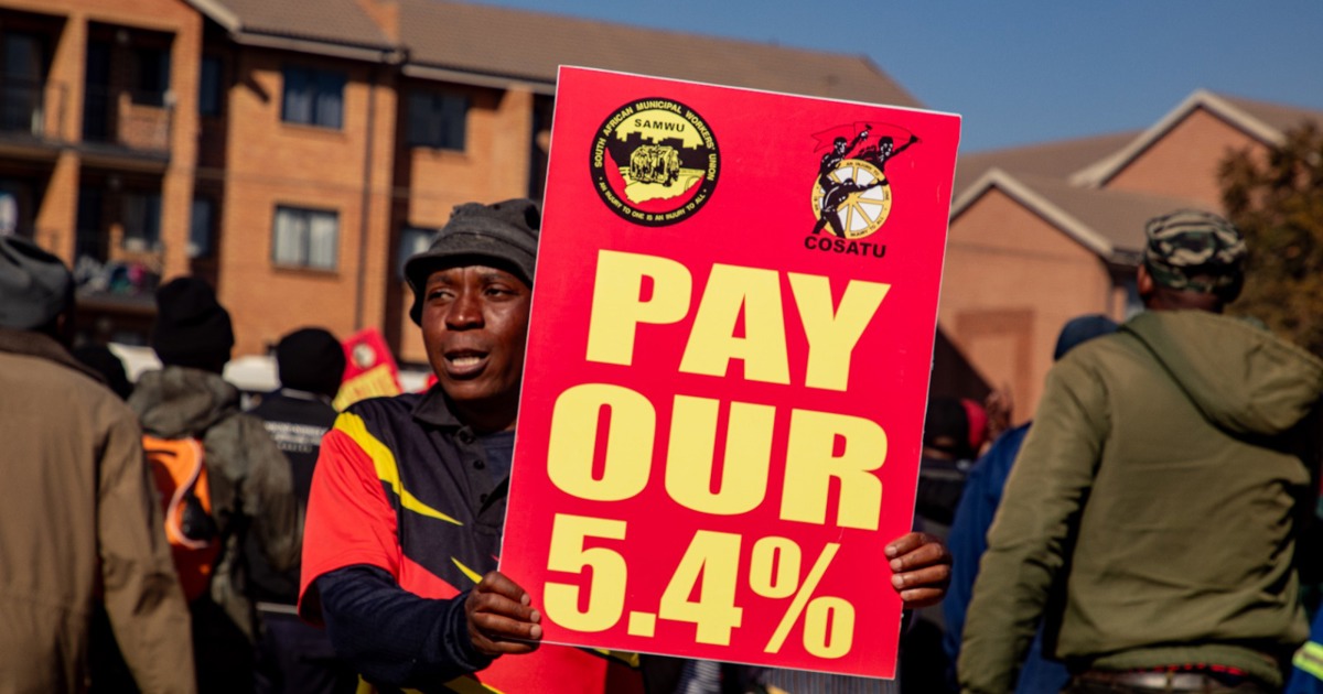 SAMWU members marching in Tshwane over salary increases