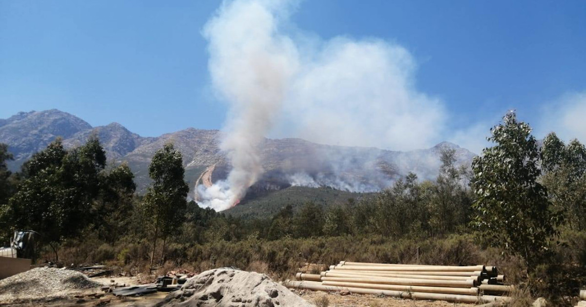 Two of the five fires in Witzenberg area still active