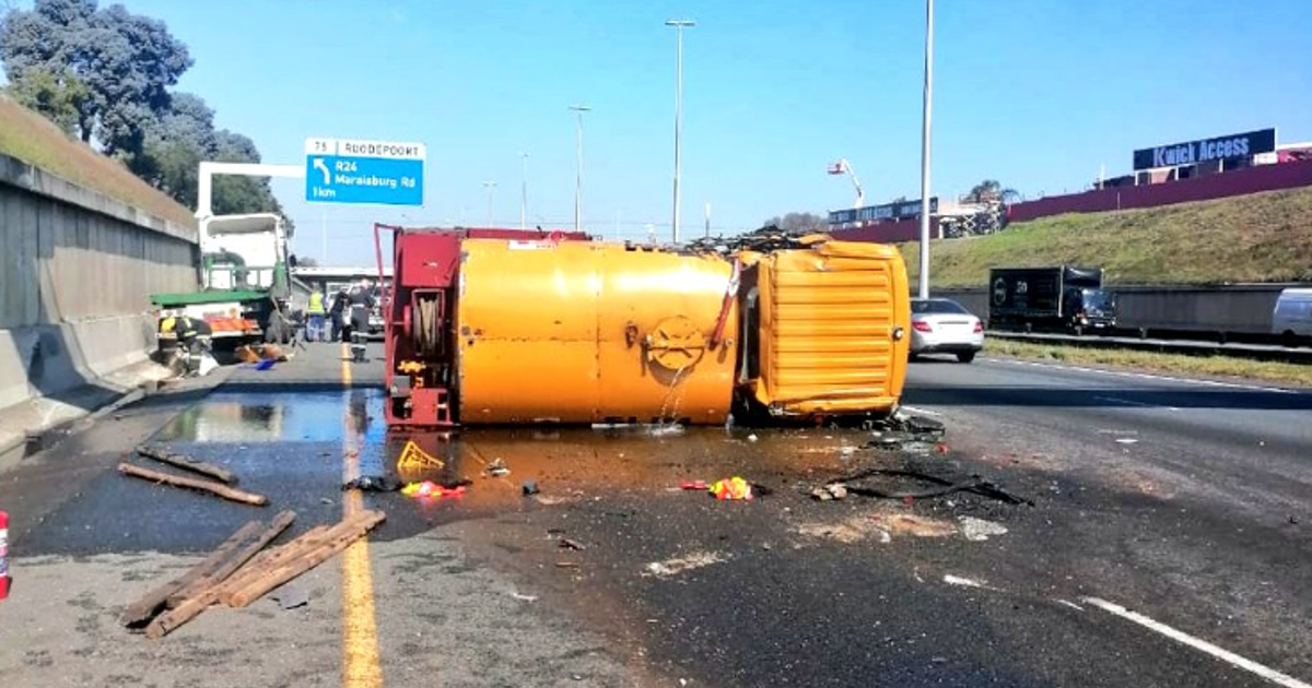 N1 South before Maraisburg Road shut after truck crash results in ...
