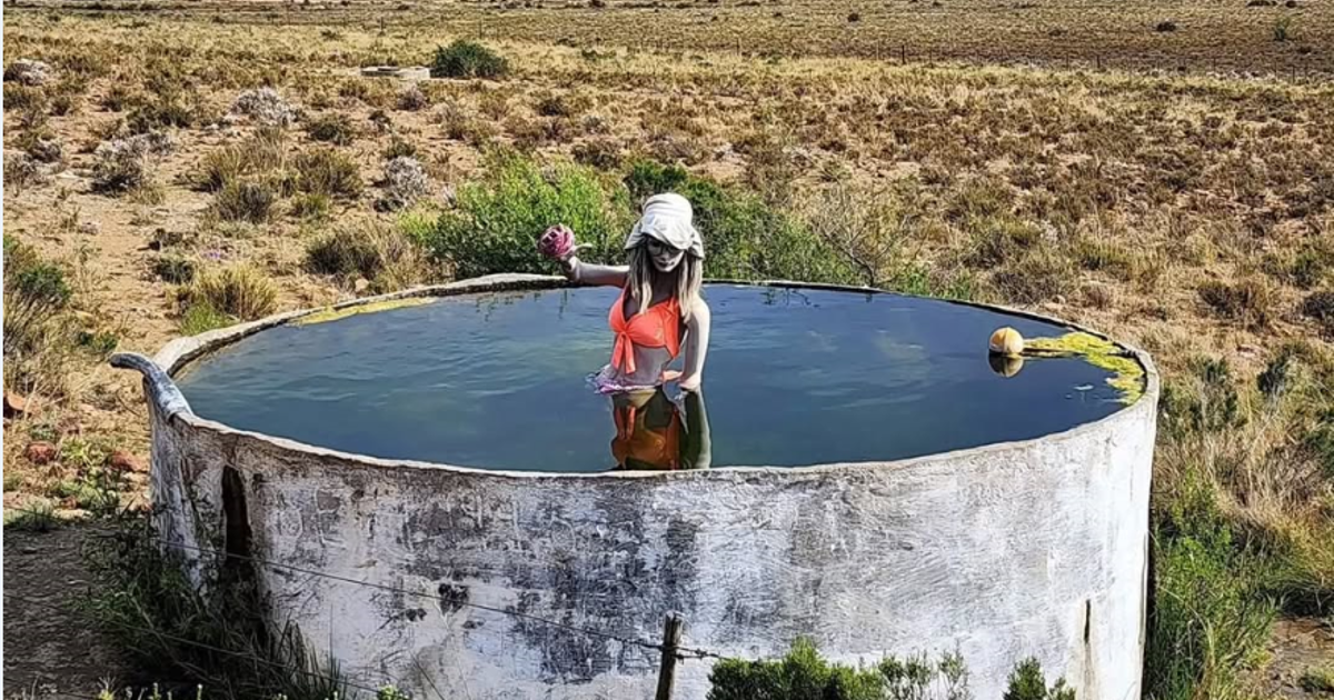 Beloved Karoo landmark disappears: The mystery of Beverley the mannequin
