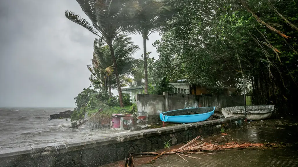 Floods hit Mauritius as tropical cyclone approaches