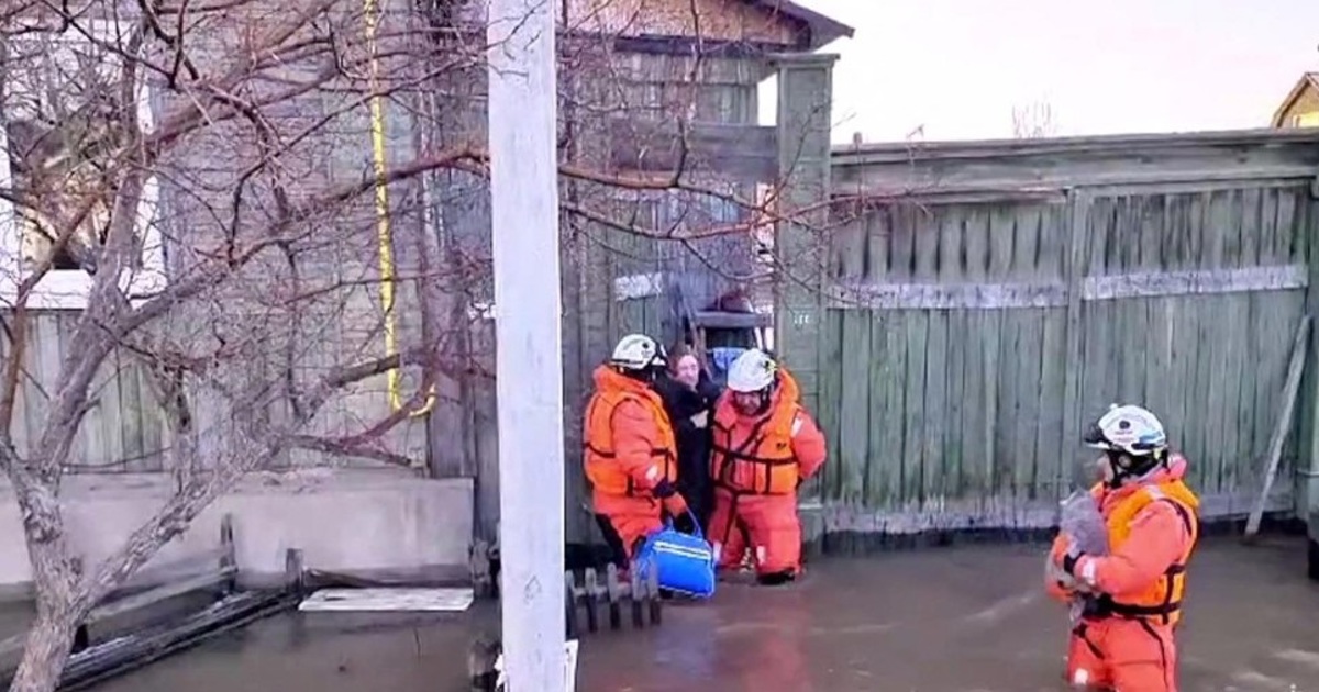Russia evacuates over 4,000 people after dam burst