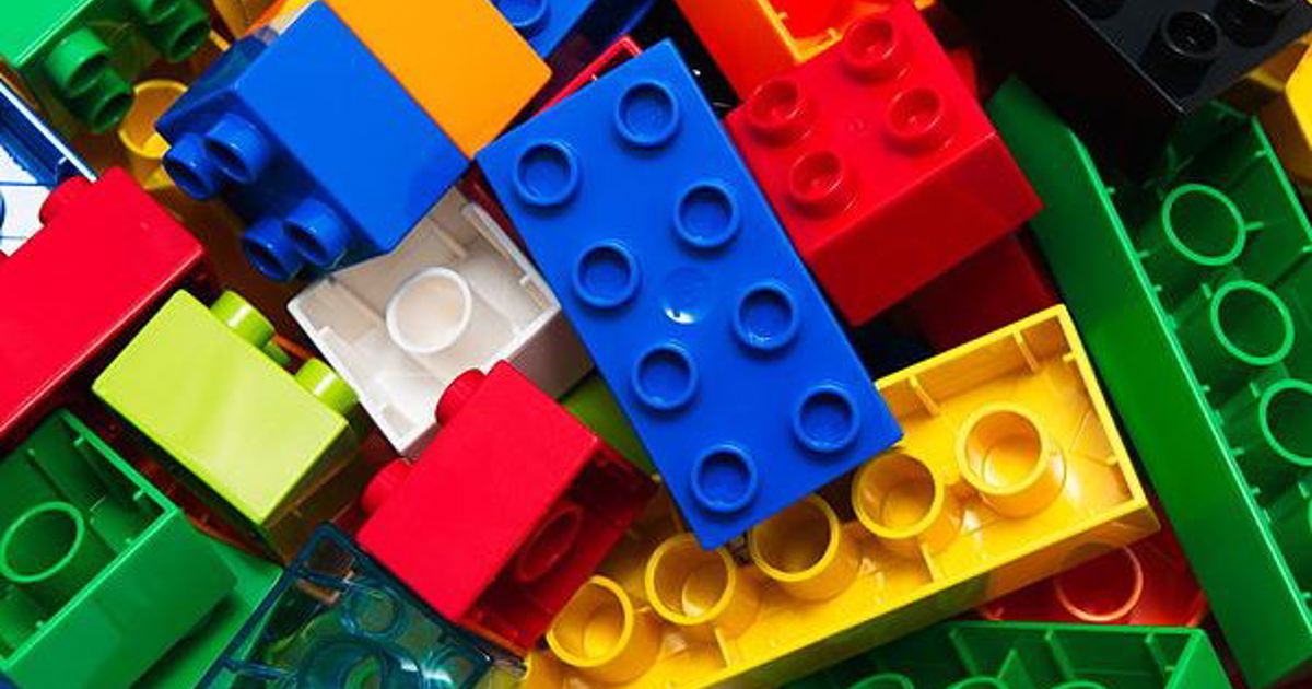 ‘Great Lego Spill': Pieces still washing onto shore 27 years after ...