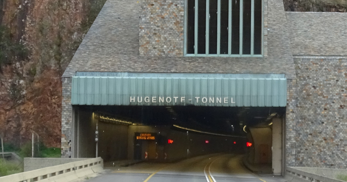 After bus fire, Huguenot Tunnel reopened