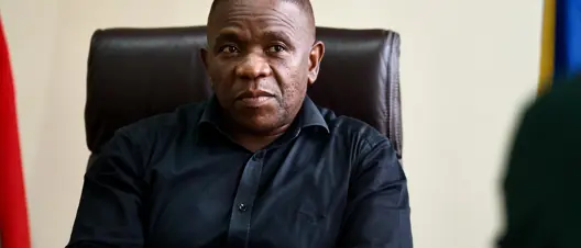 CapeTalk's John Maytham takes centre stage in 'To Life, With Love'