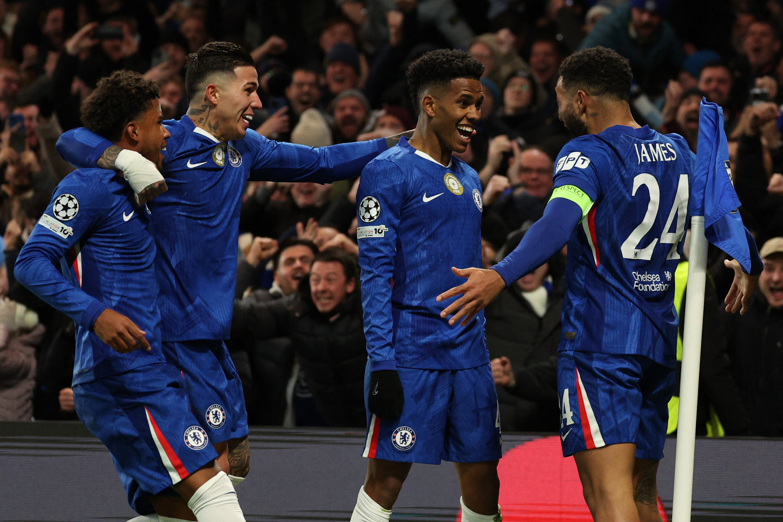 Chelsea dominate Barca in Champions League, Man City lose