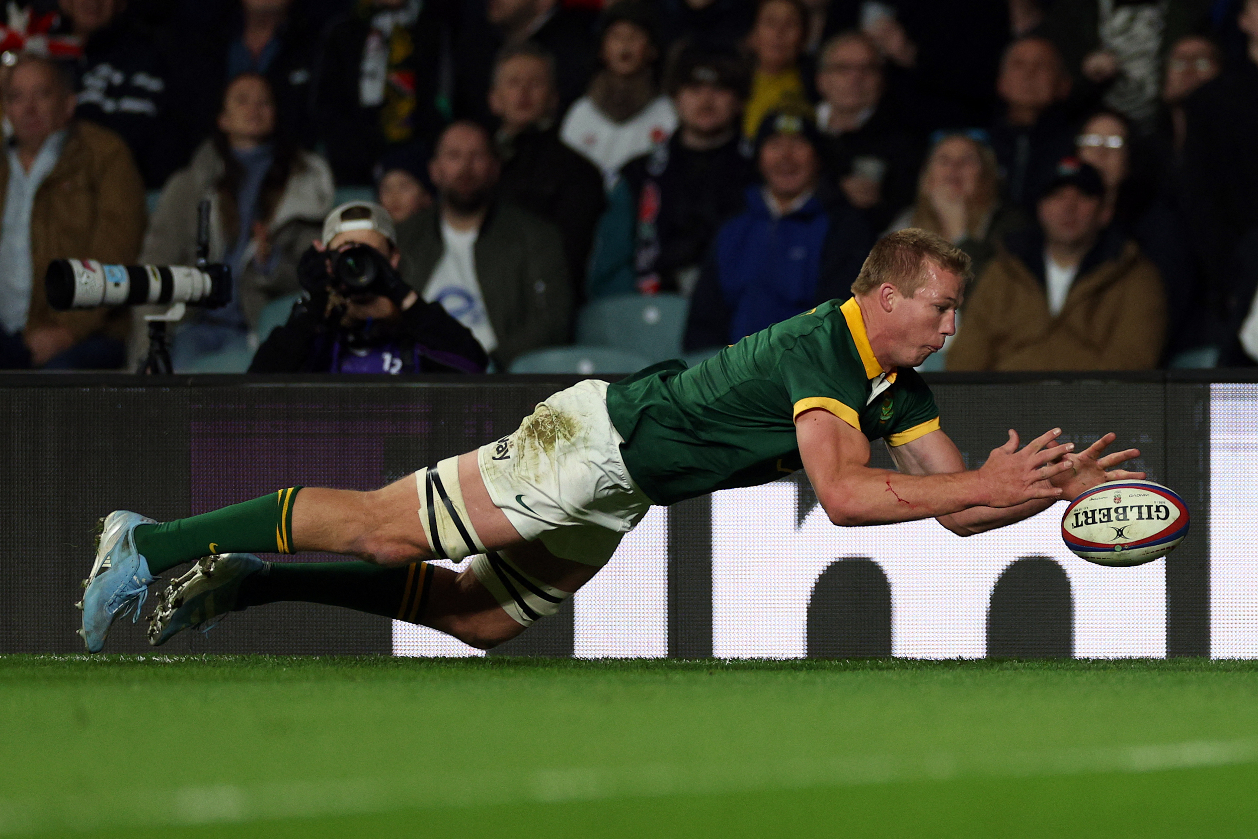 Injured star Du Toit to miss start of Springboks season