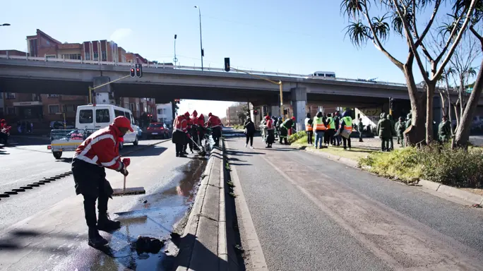 Gauteng govt bands with partners to clean up Joburg and tackle crime