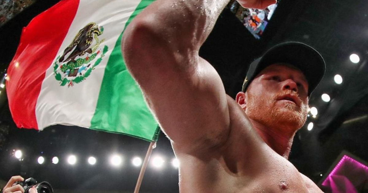 'Canelo' Alvarez pummels Berlanga to retain super middleweight belts