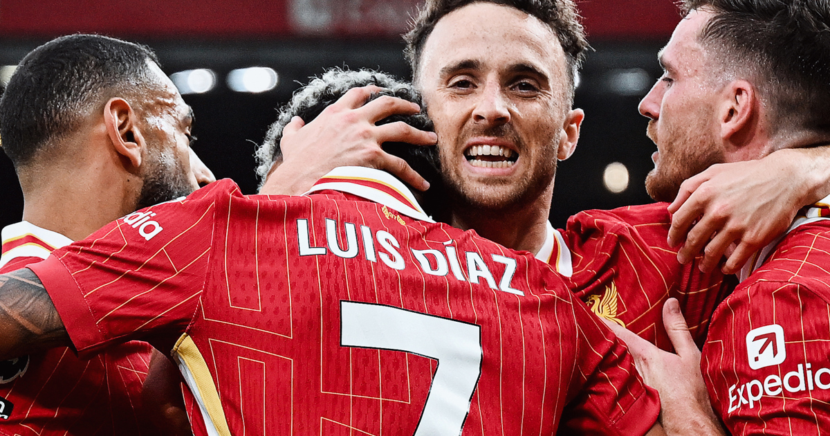 Liverpool power seven points clear, Manchester United crash at Wolves