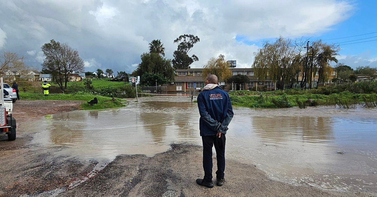 More than 200 pupils & staff evacuated after bridge to WC school ...