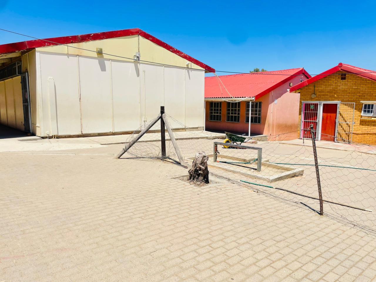 Ceres school remains empty as parents demand urgent infrastructure upgrades
