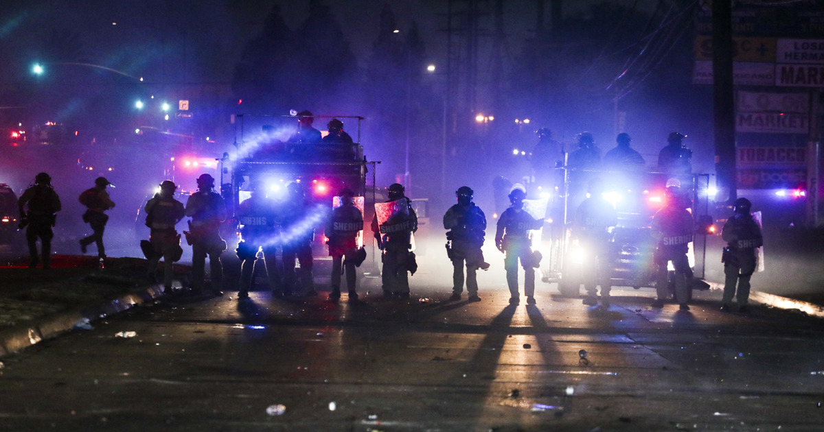 US agents, protesters clash again in Los Angeles over immigration raids