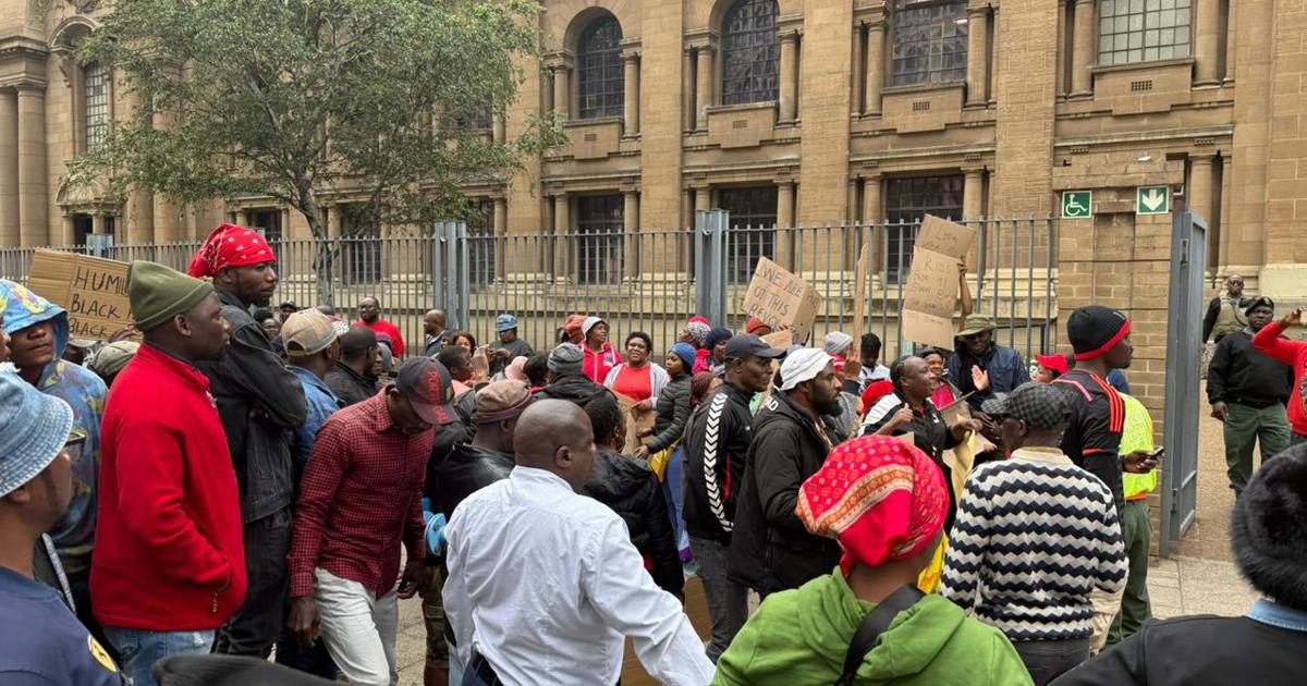 Disgruntled Joburg informal traders protesting outside court hope for ...