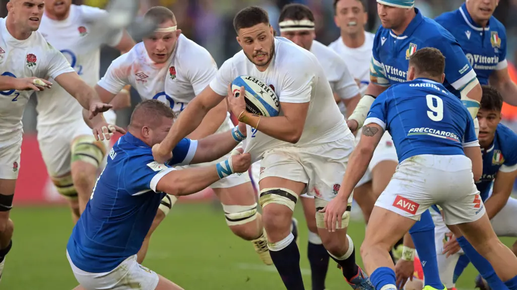 England squeeze past Italy in Six Nations opener