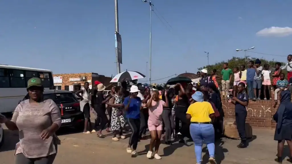 Govt must ensure spaza shops comply with regulations, says Tshwane ...