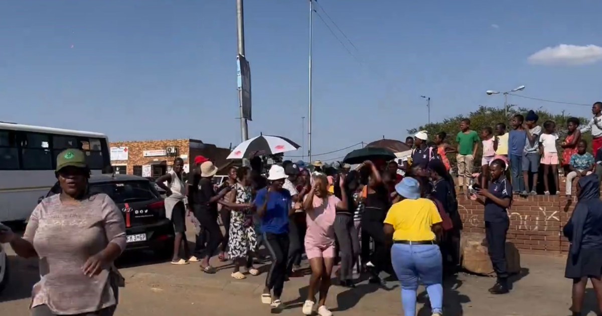 Schools MUST vet snack vendors! - Gauteng Department of Education