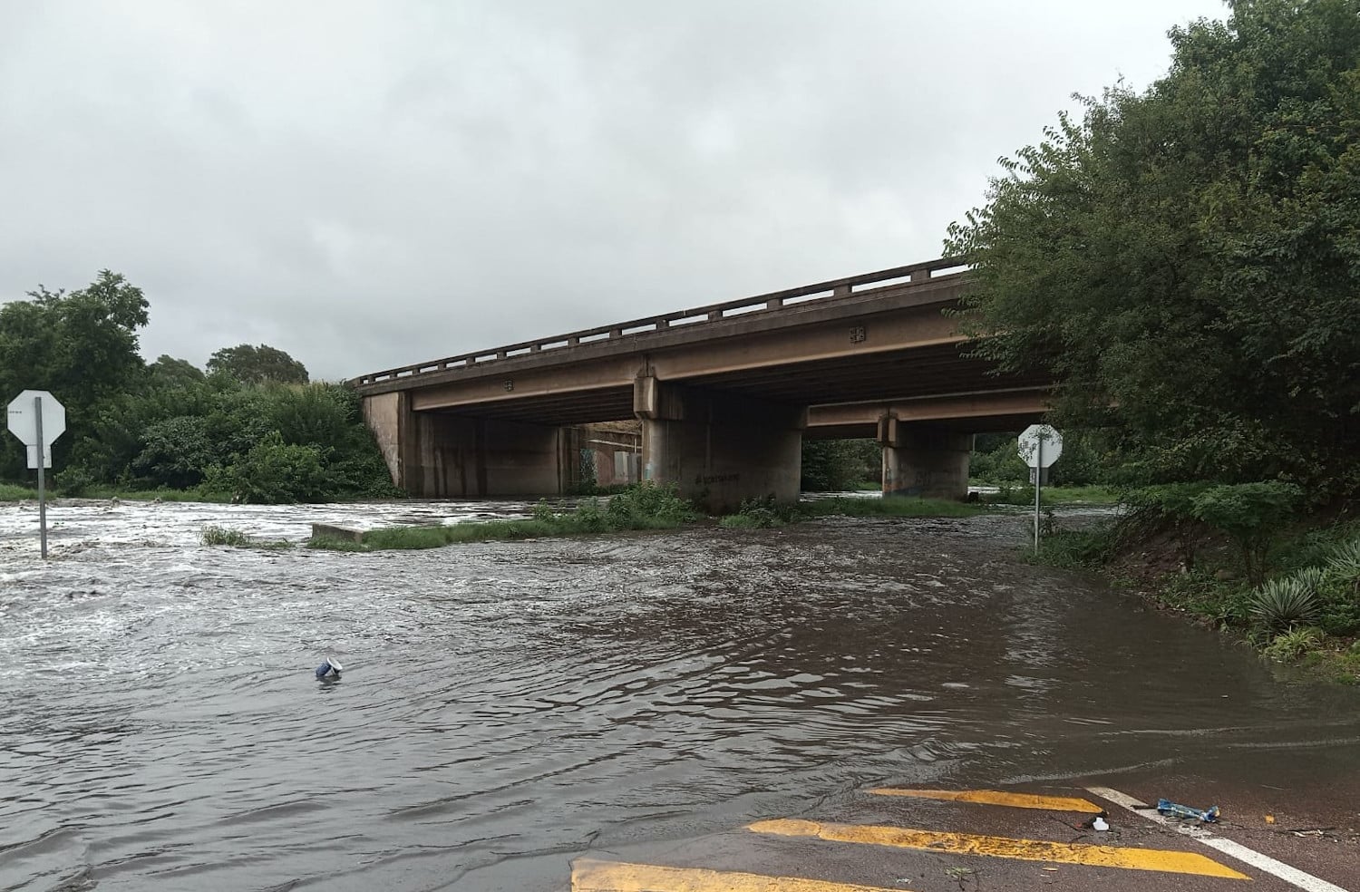 Storm causes flooding, homes & buildings sustain wind damage in Pretoria