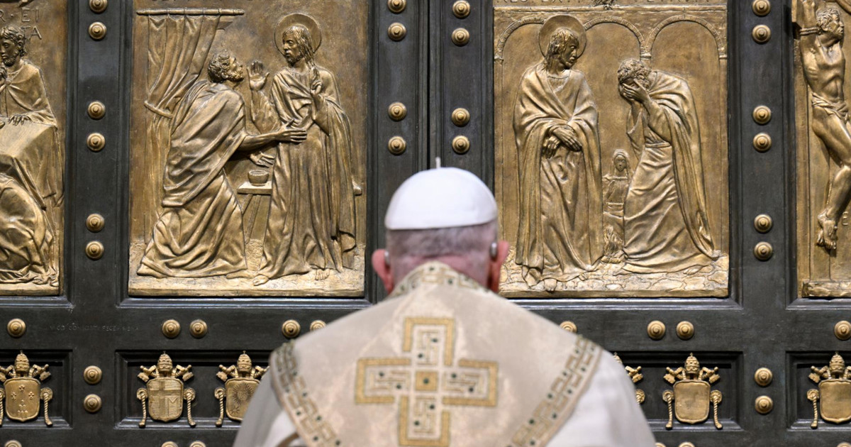 Who are the 3 African cardinals in running to succeed Pope Francis?