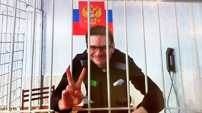 Exiled Russian dissident says stripped of citizenship