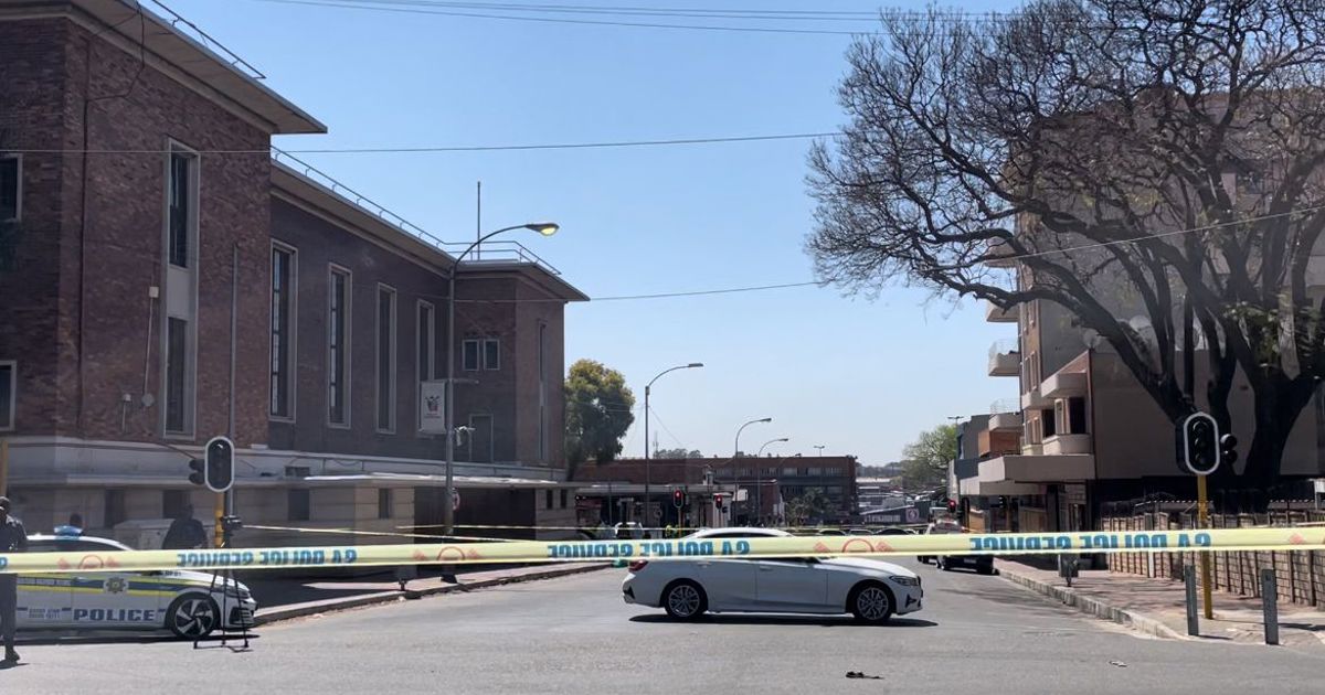 6 suspected CIT robbers killed in Germiston were in stolen vehicle ...