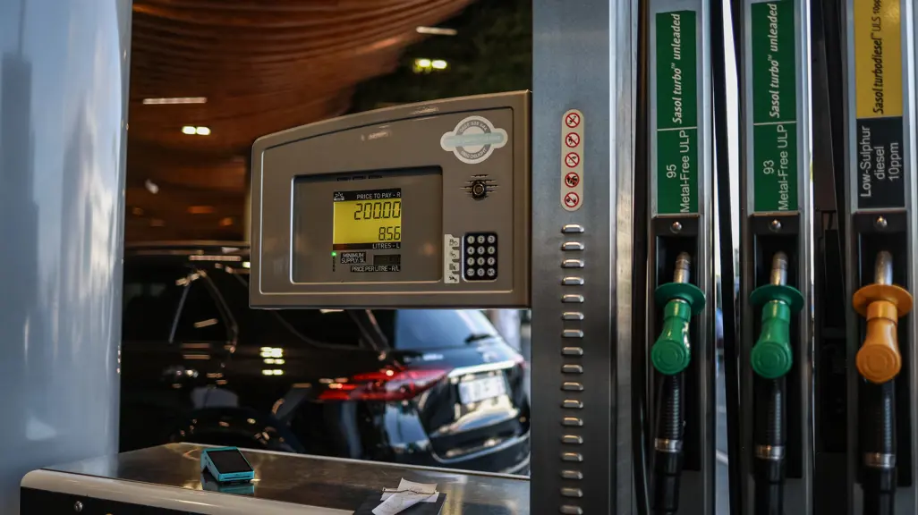 Massive fuel price hike looms: Diesel could surpass R30 mark in May