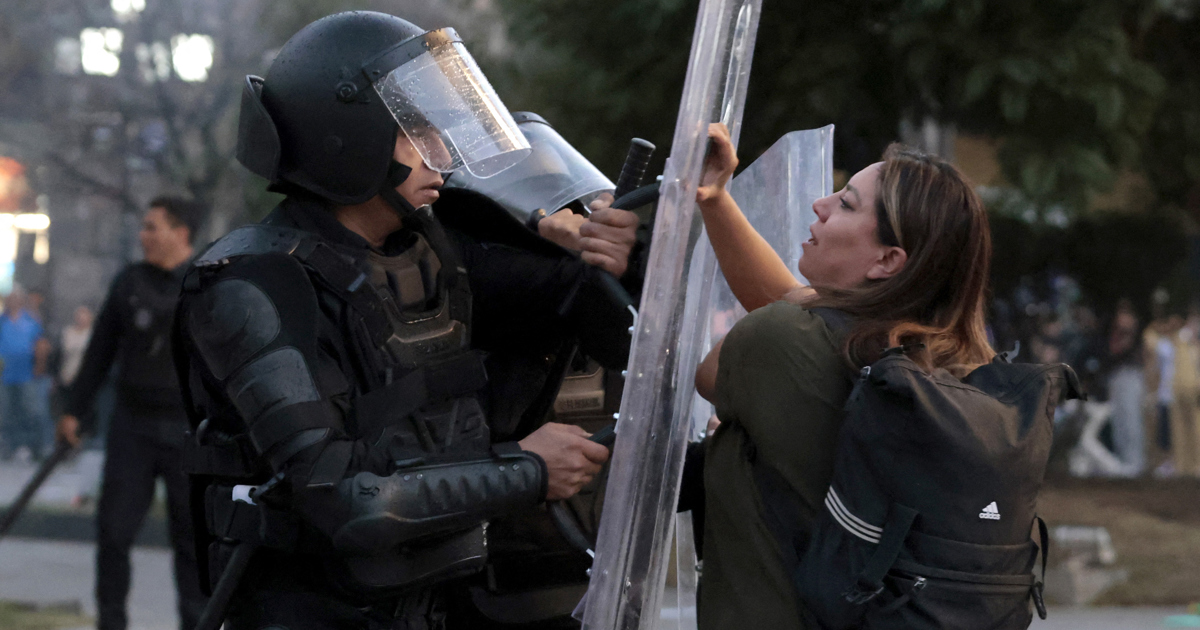 Clashes erupt in Mexico City anti-crime protests, injuring 120