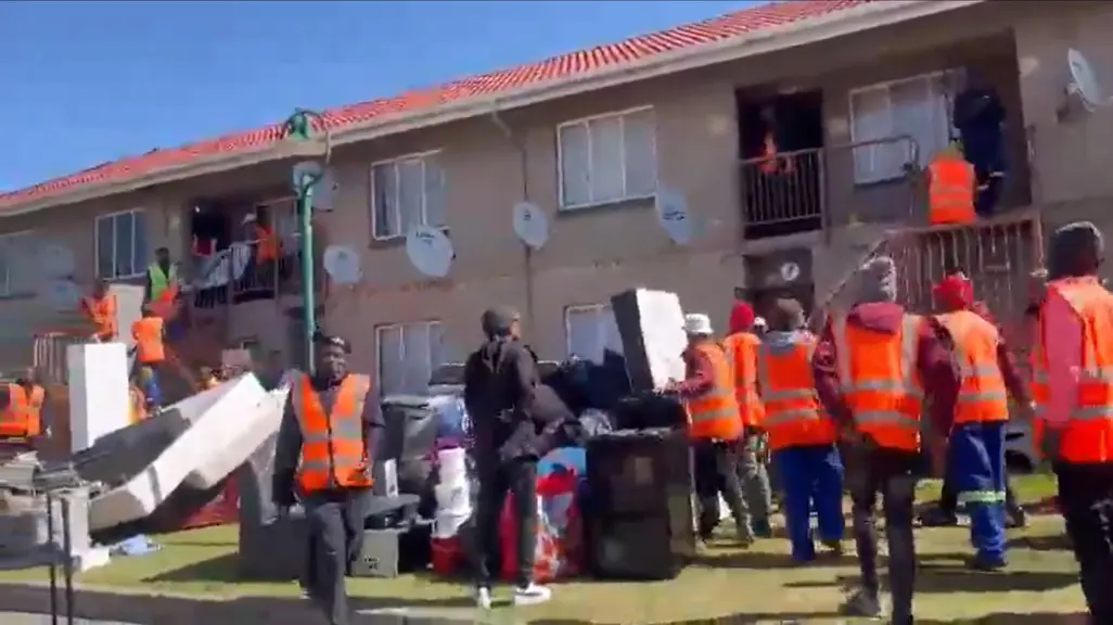 Ekurhuleni EMS describes Germiston apartment block blaze after alleged ...