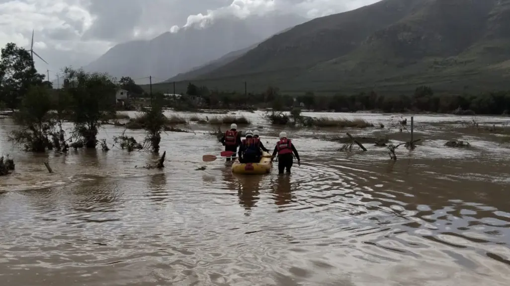 Cape Winelands mop-up operations: Public urged not to use roads