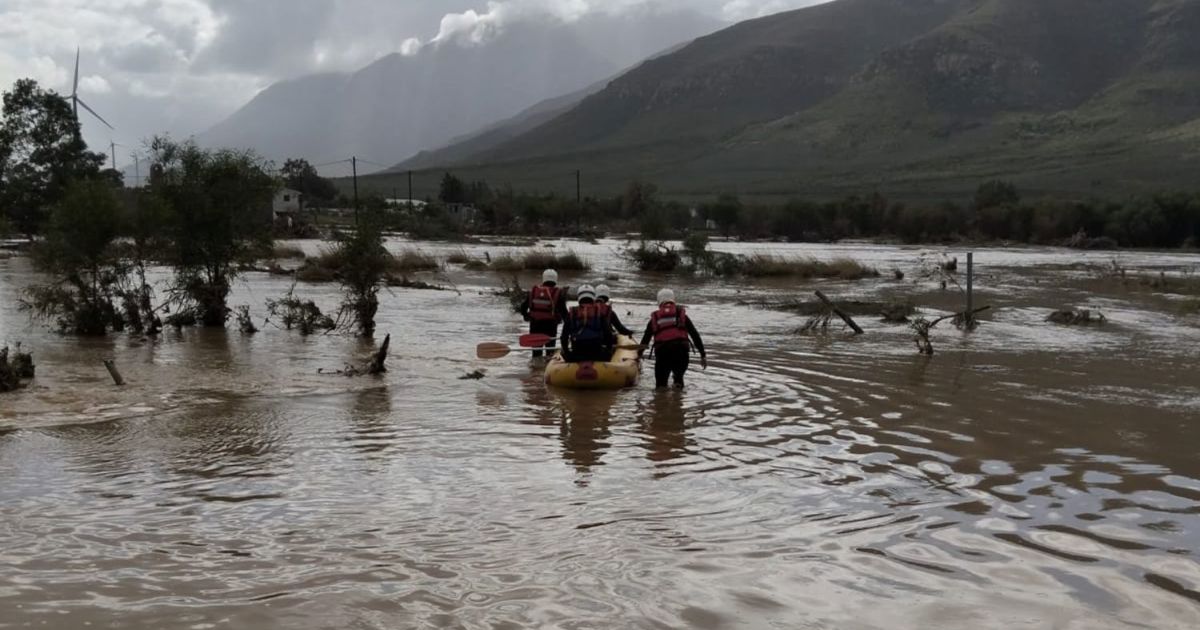 Cape Winelands mop-up operations: Public urged not to use roads
