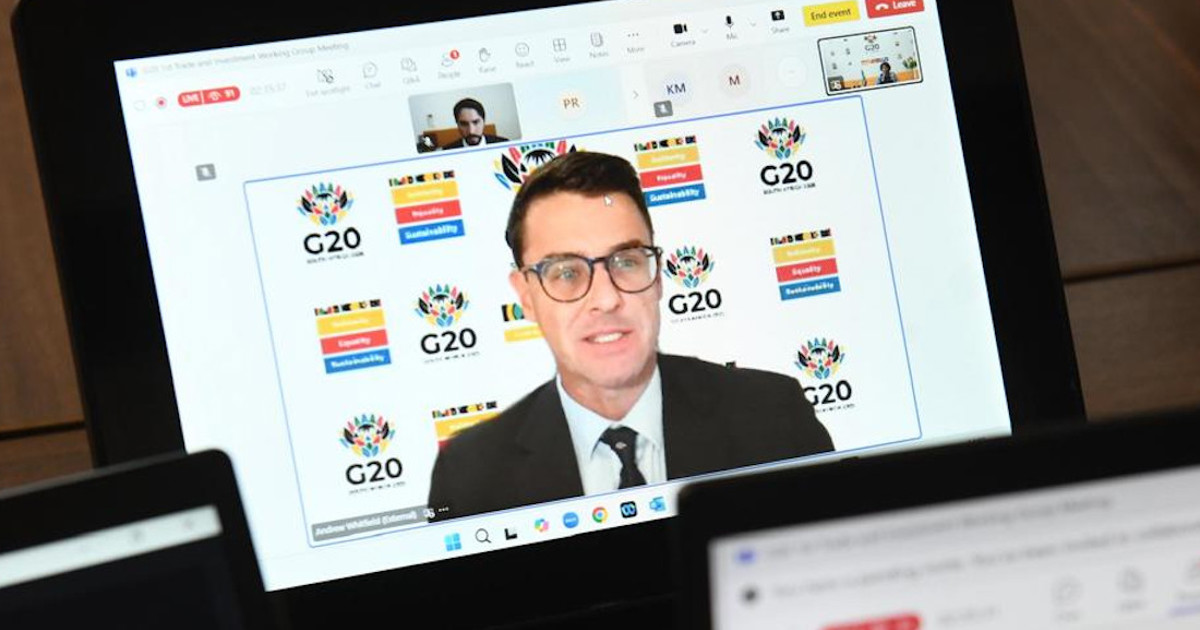 DA calls it a 'travesty' that fired Whitfield didn't take part in ...