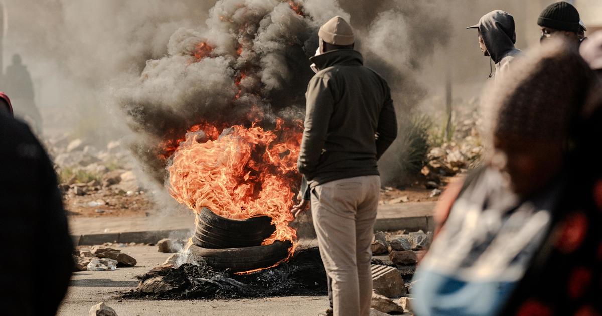 Ekurhuleni's Xhakaza calls for calm in wake of violent protests in Tembisa
