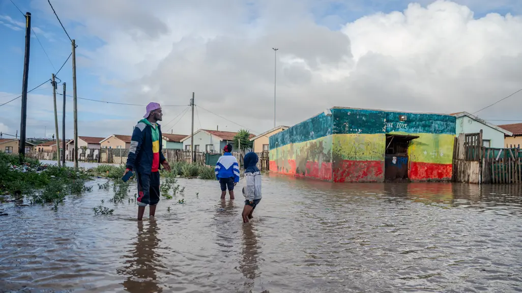 Eastern Cape floods: SAWS maintains level 8 warning