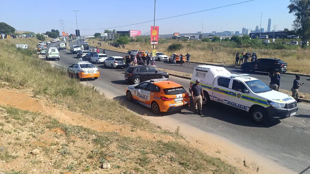 UPDATE: 1 fatality in shootout between police, suspected robbers on ...