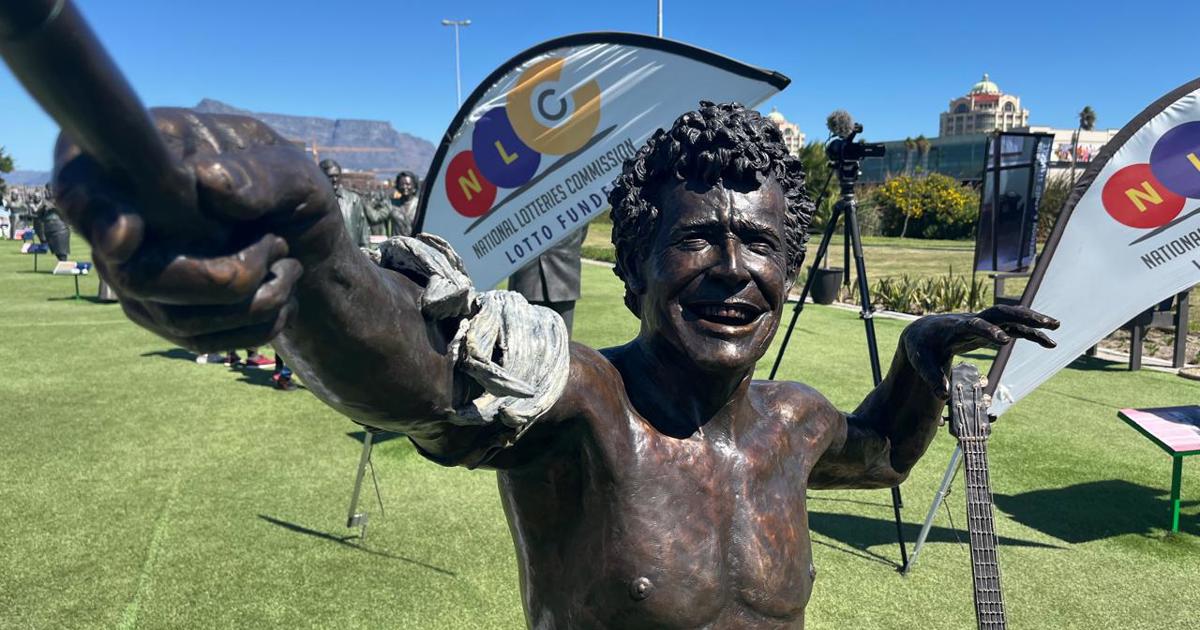 Life-size bronze statue of Johnny Clegg unveiled in Cape Town