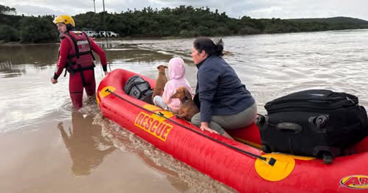IN PICS: Multiple agencies carry out mass rescue of stranded flood ...