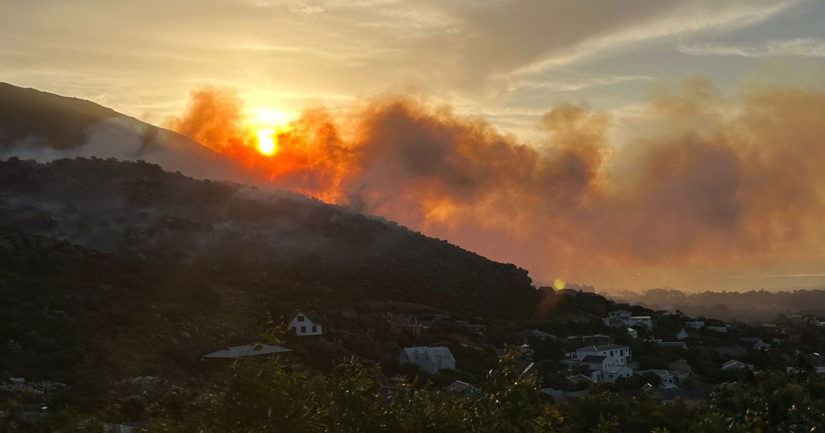 More than 300 people displaced in Khayelitsha and Witsands after fire