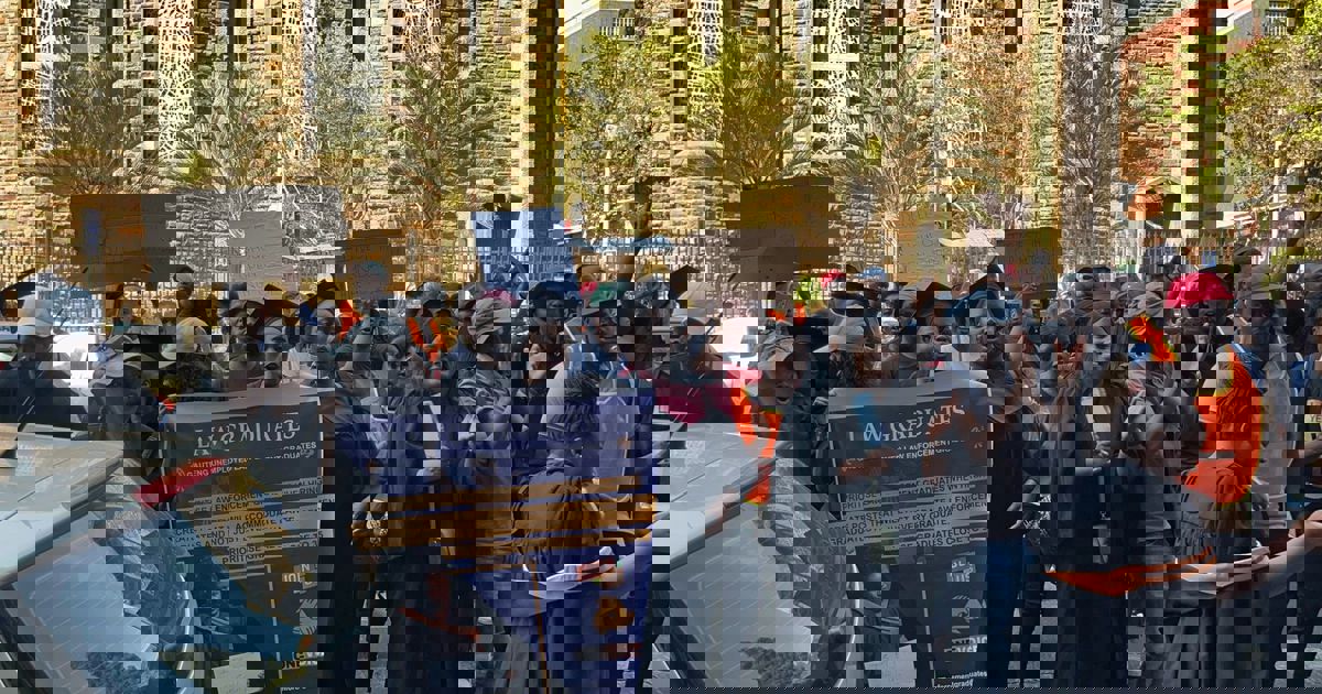 Unemployed graduates submit memorandum of demands to police, want ...