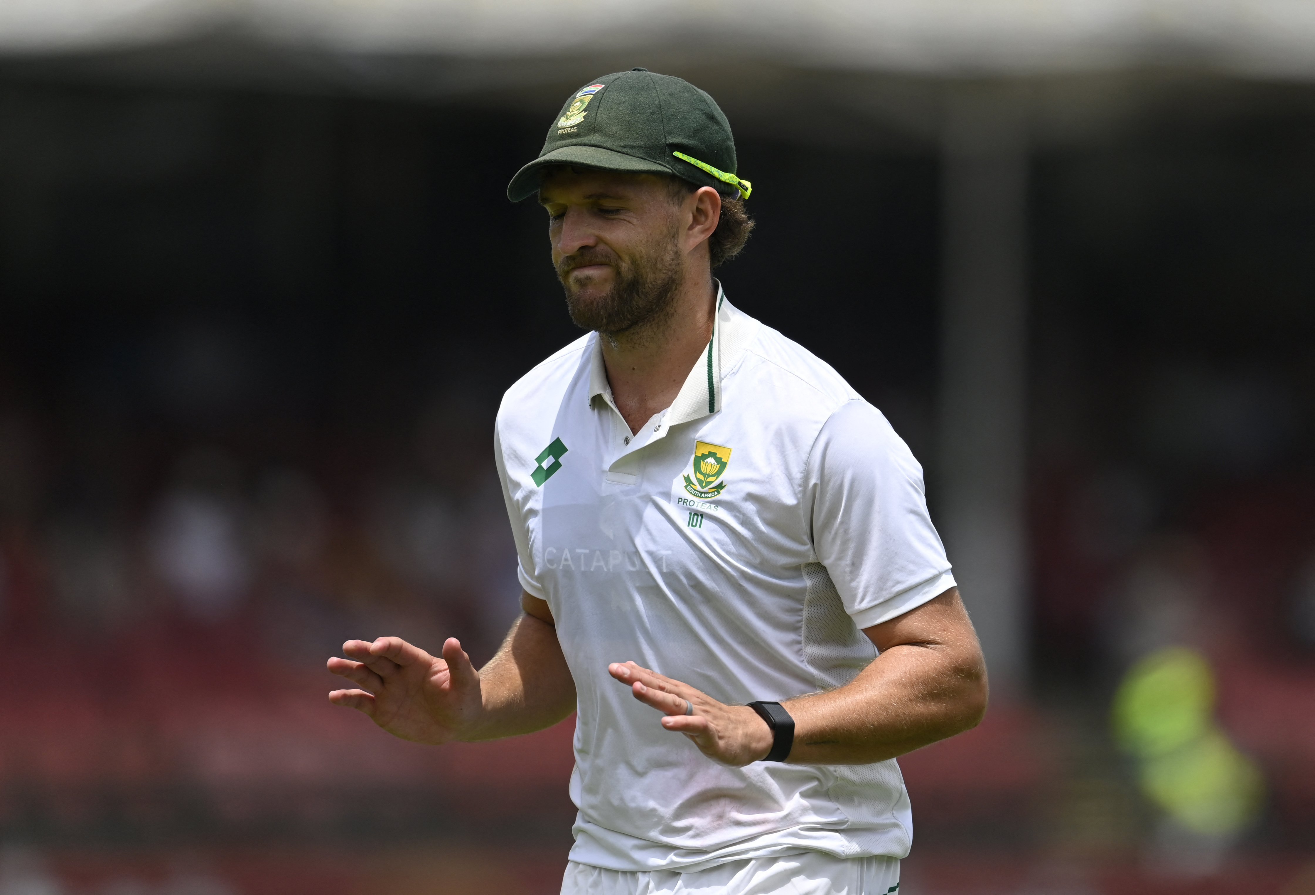 Respect for Lara stops Mulder short of world Test record