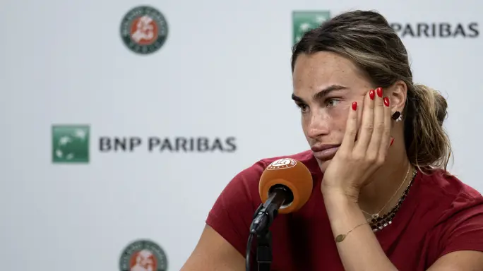 Sabalenka implodes as Shnaider books French Open semi with Chwalinska
