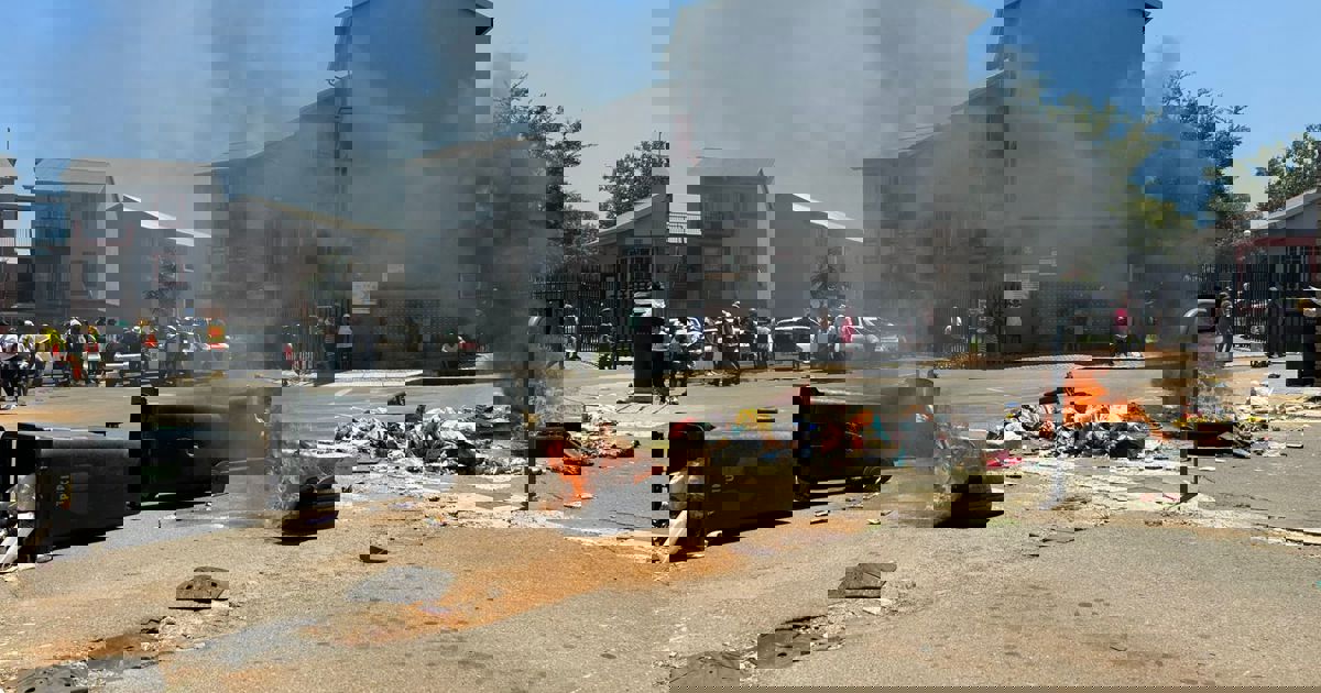 WATCH | Standoff underway between residents of Kliptown JOSHCO complex ...