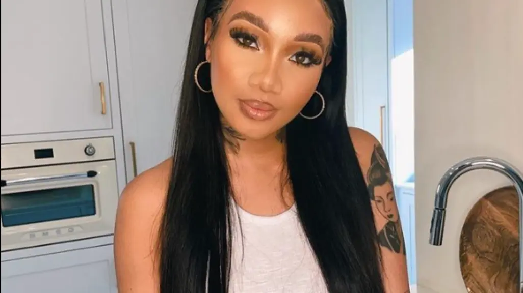 WATCH: TV star Shamiso Mosaka removed from CemAir flight for 'unruly ...