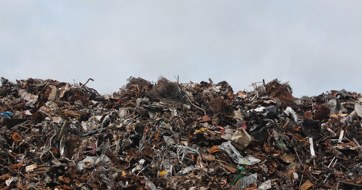 At least 11 dead after landfill collapse