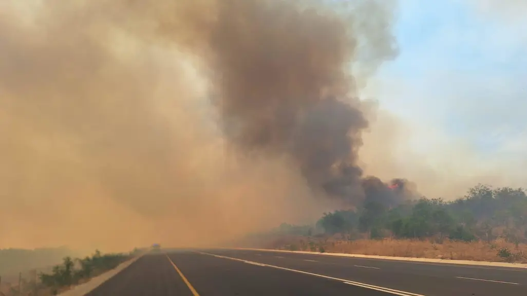 Stanford fire: Homes threatened as strong winds hamper firefighting crews