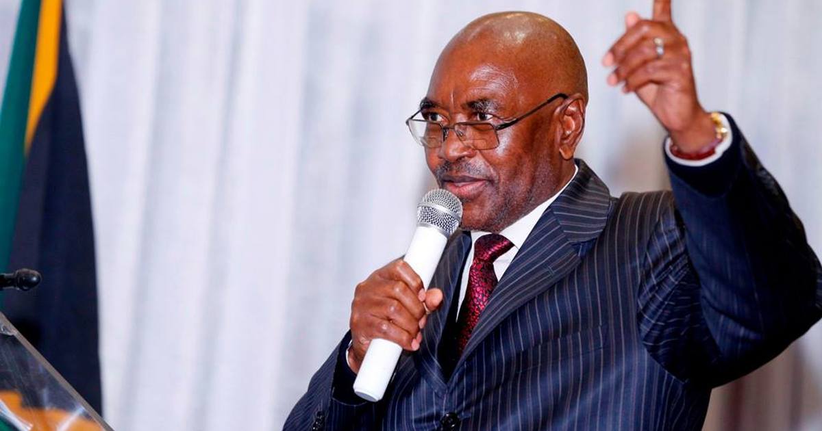 Former KZN Premier Willies Mchunu resigns from the ANC