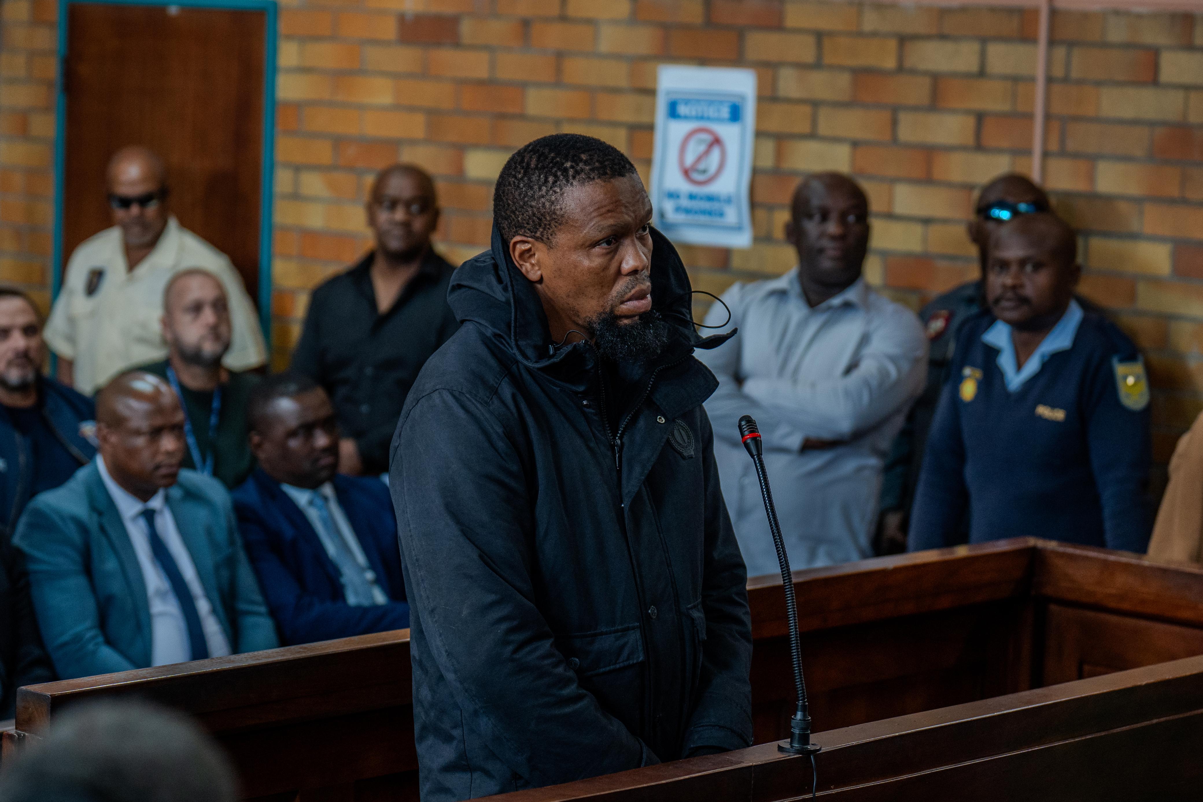 SAPS alarmed over cops leaving service for private sector or to engage ...