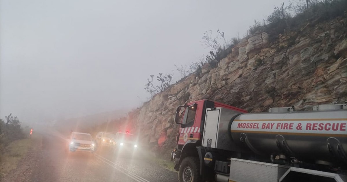 Lightning-induced fire detected on Mossel Bay’s Robinson Pass